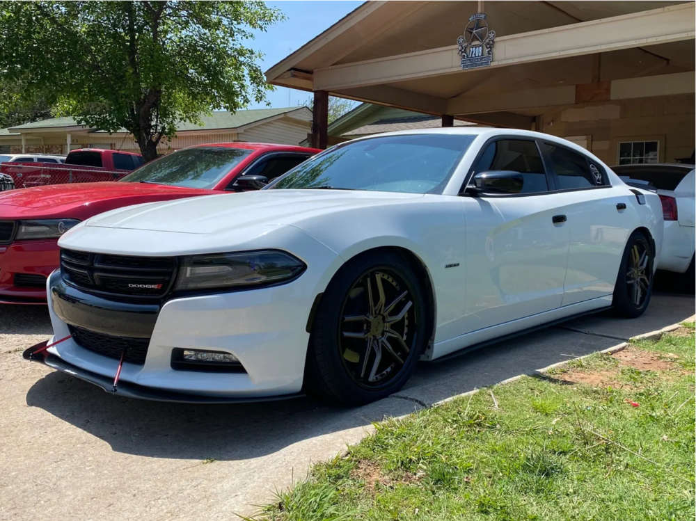 2016 Dodge Charger with 20x9 27 Niche Methos and 245/40R20 Vercelli ...