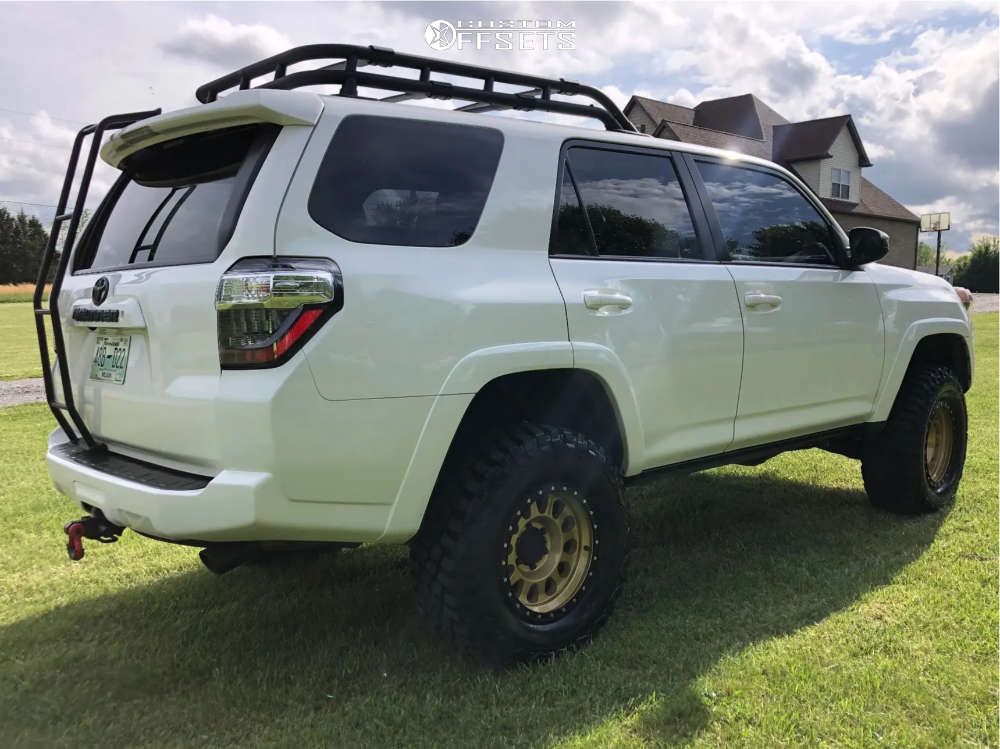 2019 Toyota 4Runner with 17x9 -12 Method Mr315 and 285/70R17 BFGoodrich ...