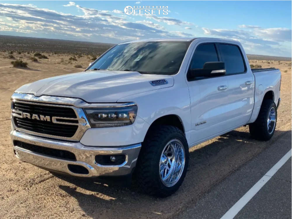 2019 Ram 1500 with 20x12 -44 Fuel Triton D609 and 33/12.5R20 Toyo Tires ...