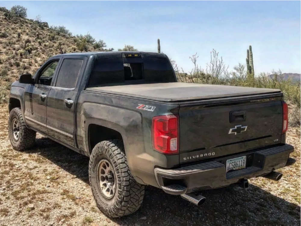 2017 Chevrolet Silverado 1500 with 17x8.5 0 Method Mr305 and 35/12.5R17 ...