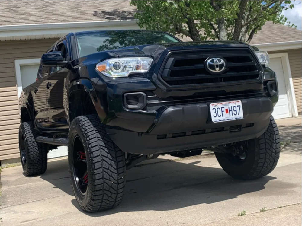2020 Toyota Tacoma with 20x10 -25 Vision Razor and 35/12.5R20 Milestar ...