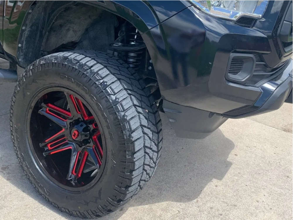 2020 Toyota Tacoma with 20x10 -25 Vision Razor and 35/12.5R20 Milestar ...