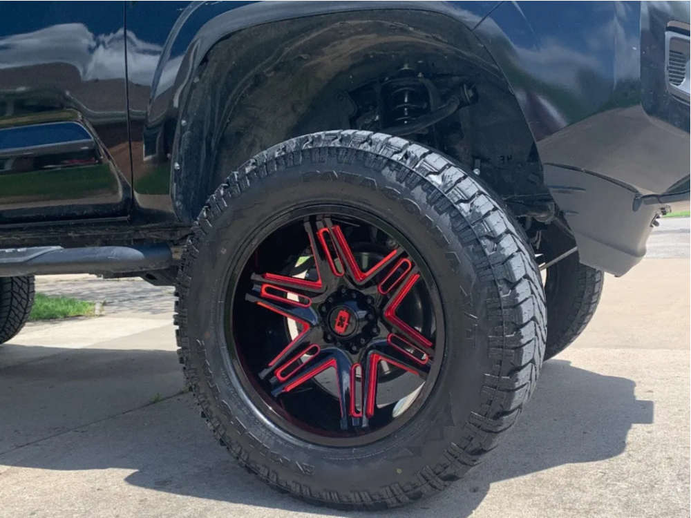 2020 Toyota Tacoma with 20x10 -25 Vision Razor and 35/12.5R20 Milestar ...