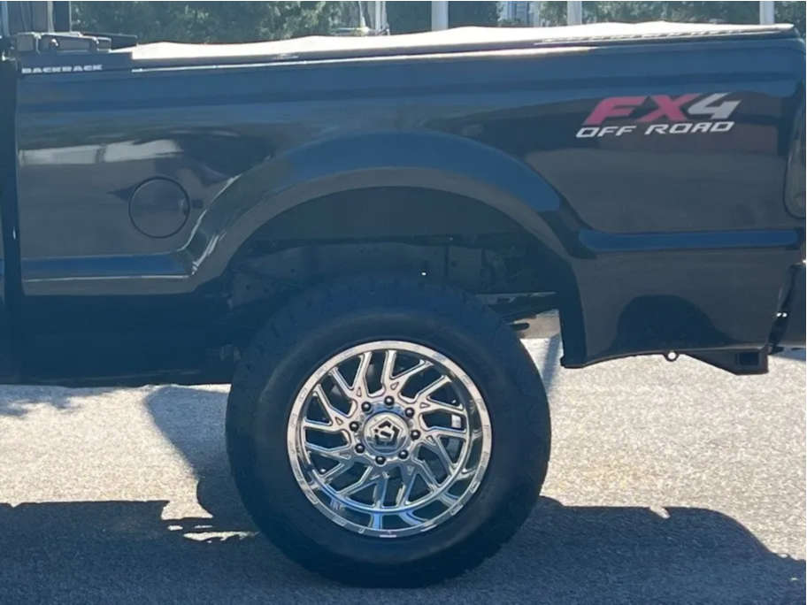 2007 Ford F-350 Super Duty with 20x12 -44 TIS 544C and 35/12.5R20 AMP ...