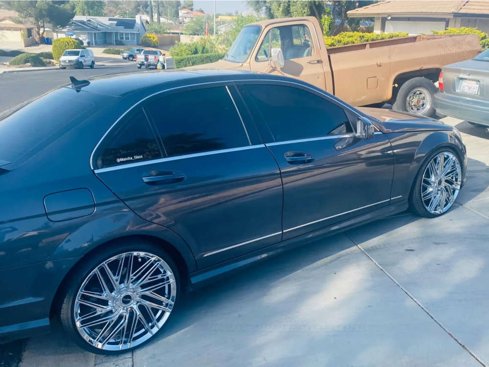 2011 Mercedes-Benz C350 with 20x8.5 40 Motiv Align and 225/30R20 ...