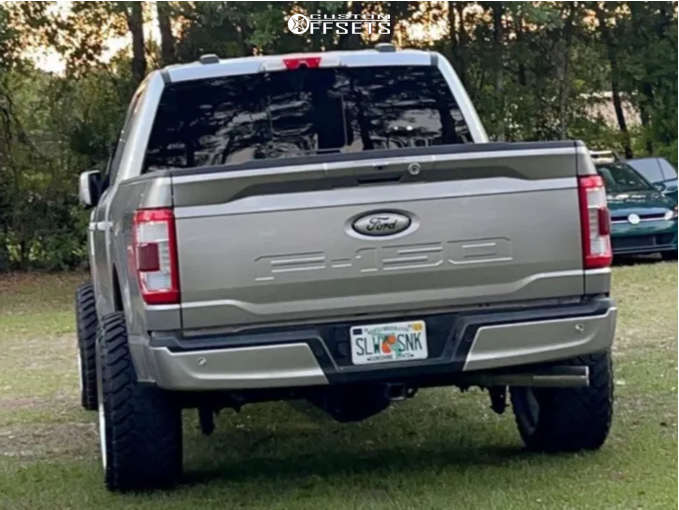 2021 Ford F-150 with 22x12 -44 Axe Offroad Hades and 33/12.5R22 Atturo ...