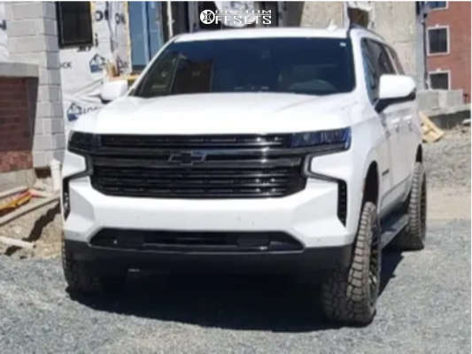 2021 Chevrolet Suburban with 20x10 -18 Fuel Cyclone and 33/12.5R20 ...