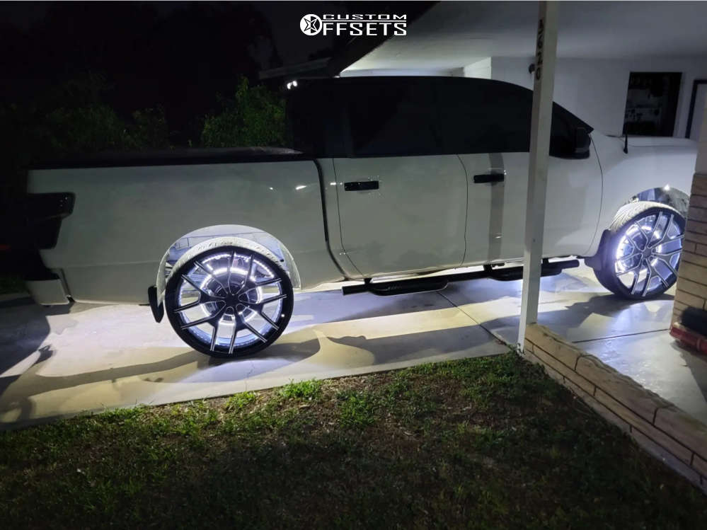 2021 Nissan Titan with 28x10 25 Eclipse Replica 288 and 295/25R28 Venom ...