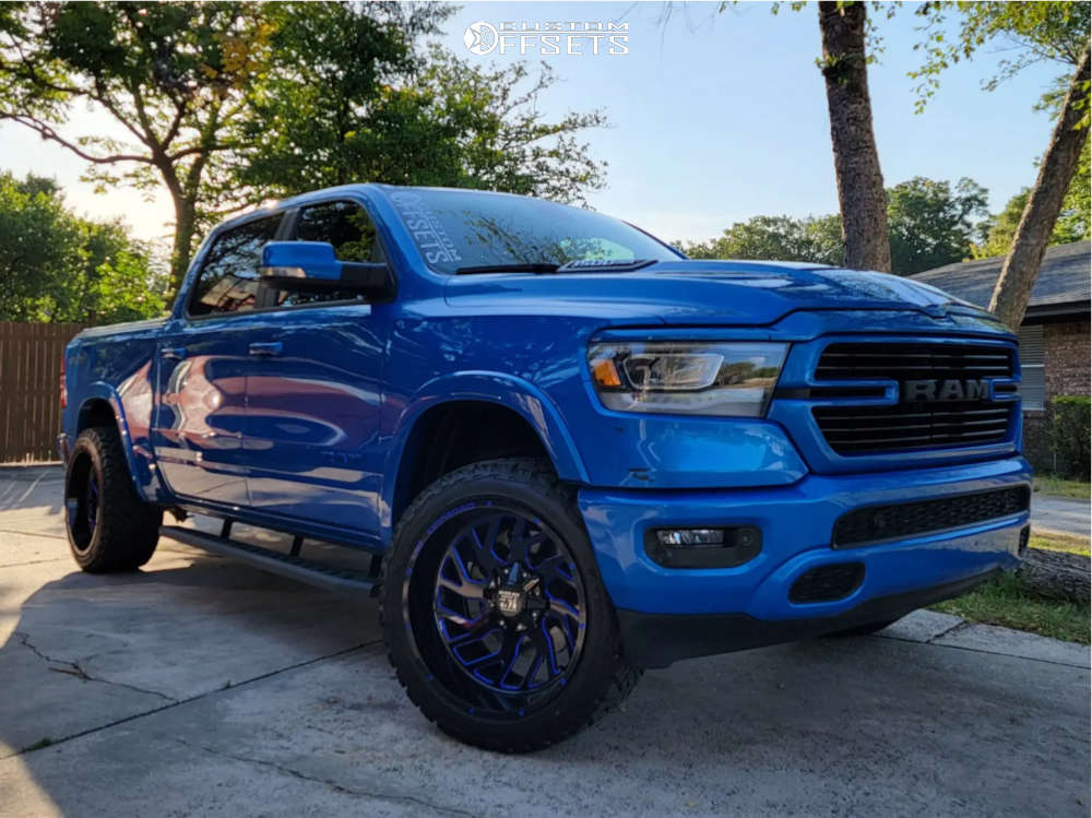 2020 Ram 1500 with 22x12 -44 K2 Offroad Shockwave and 33/12.5R22 Venom ...
