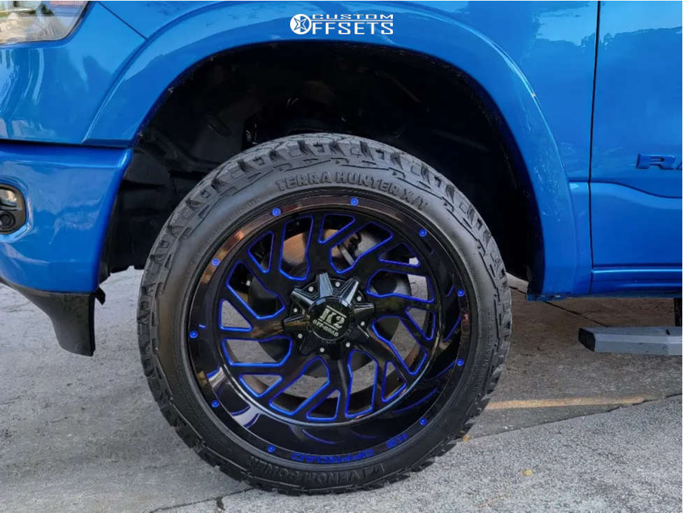 2020 Ram 1500 with 22x12 -44 K2 Offroad Shockwave and 33/12.5R22 Venom ...