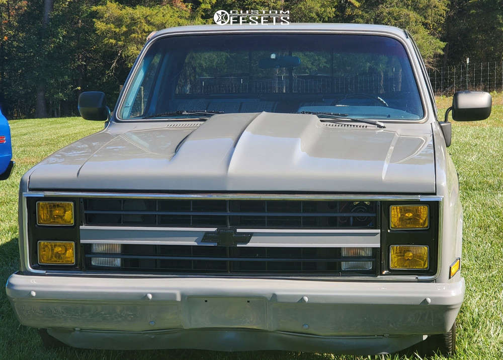 1986 Chevrolet C10 with 18x9.5 0 V-Rock Terrain and 255/55R18 ...