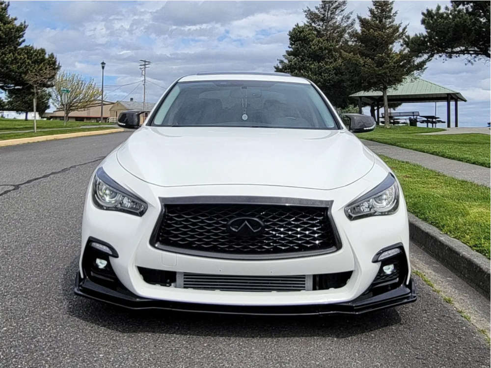 2018 INFINITI Q50 with 20x10 28 Ferrada CM2 and 245/35R20 Toyo Tires ...
