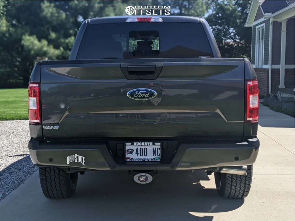 2019 Ford F-150 with 18x9 Pro Comp Series 46 and 285/65R18 Maxxis Bravo ...