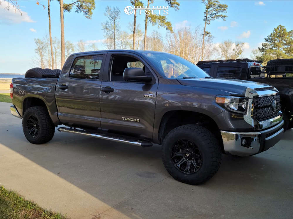 2021 Toyota Tundra with 18x9 1 Fuel Siege and 33/12.5R18 Toyo Tires ...