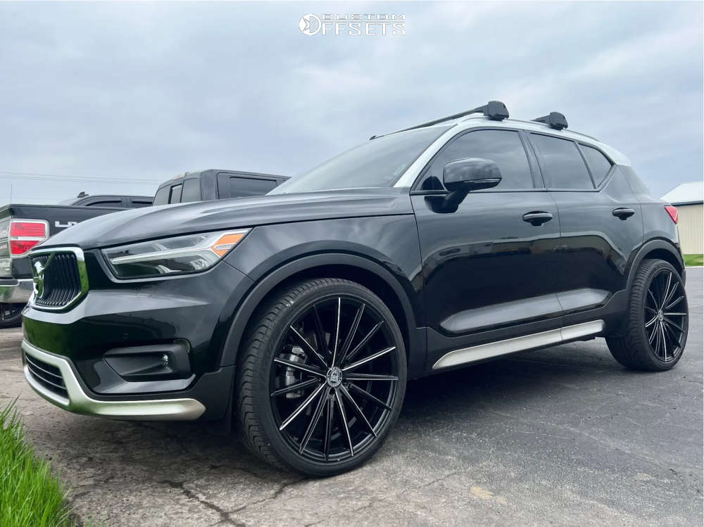 2022 Volvo XC40 with 22x9 28 Lexani Pegasus and 265/35R22 Lexani Lx ...