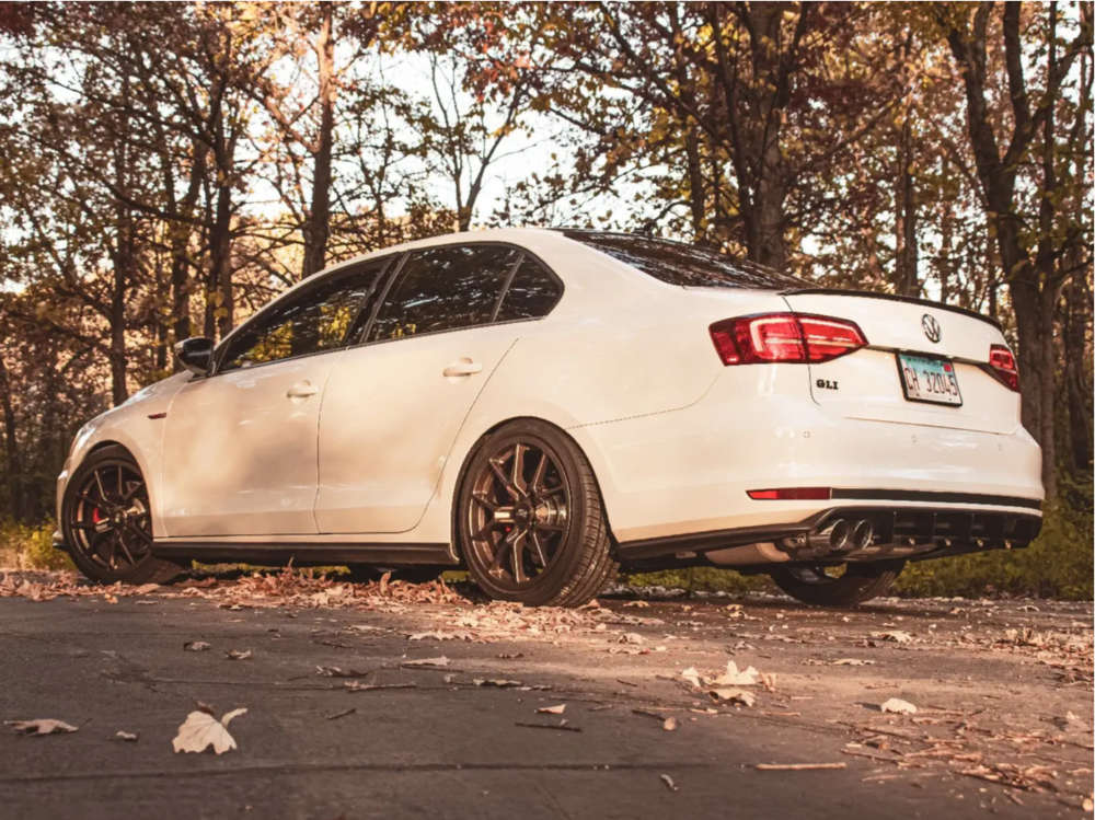 2018 Volkswagen Jetta with 18x8.5 45 Neuspeed Rse10 and 225/40R18 ...