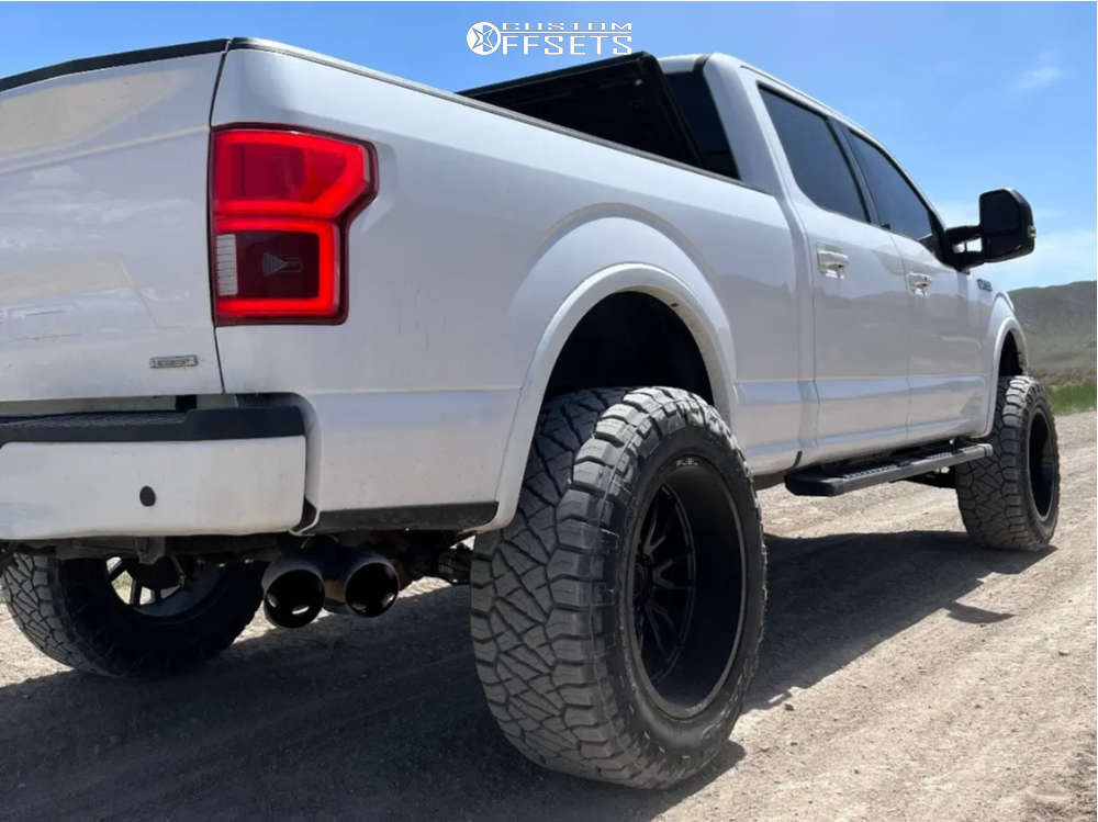 2018 Ford F-150 with 22x12 -44 Fuel Clash and 37/13.5R22 Nitto Ridge ...