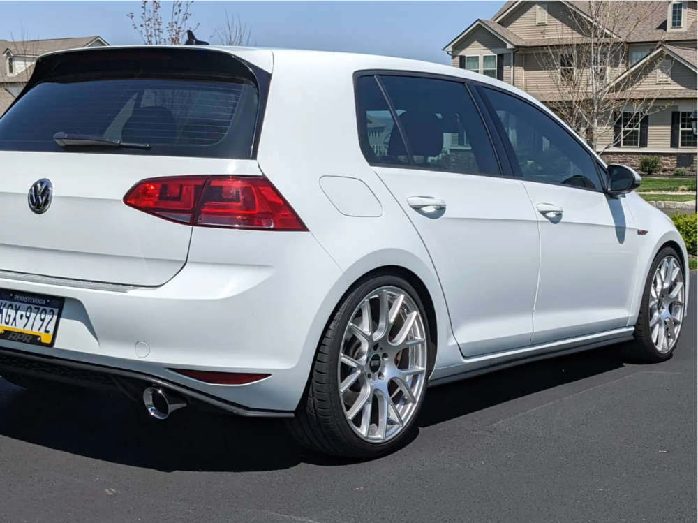 2017 Volkswagen GTI with 19x8.5 45 VMR V810 and 235/35R19 General G-max ...