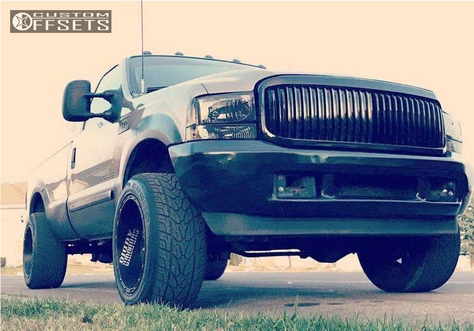 2002 Ford F-250 Super Duty with 20x12 -44 XD Riot and 305/50R20 Kumho ...