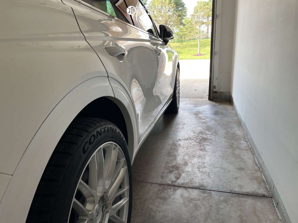 2022 Genesis GV70 with 20x8.5 32 Savini Bm13 and 255/45R20 Continental ...