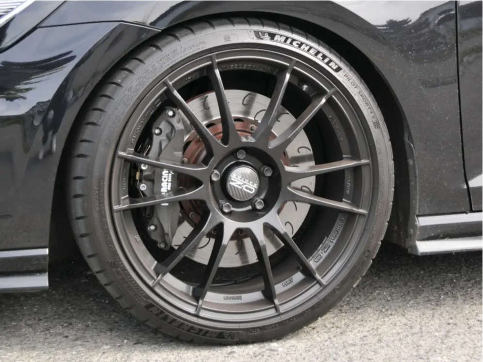 2018 Volkswagen Golf R with 19x8 45 OZ Racing Ultraleggera Hlt and 225 ...