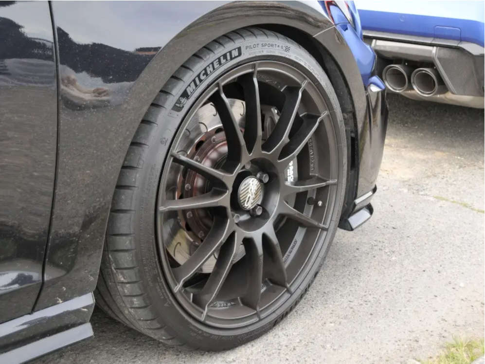 2018 Volkswagen Golf R with 19x8 45 OZ Racing Ultraleggera Hlt and 225 ...