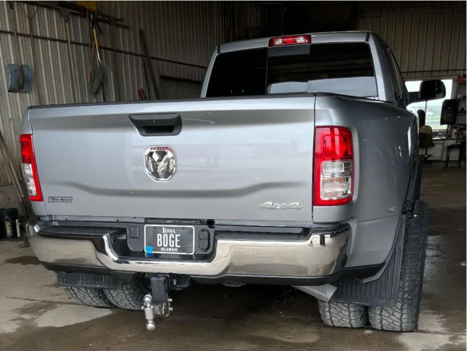 2022 Ram 3500 with 20x10 -18 Fuel Blitz D673 and 35/12.5R20 Milestar ...