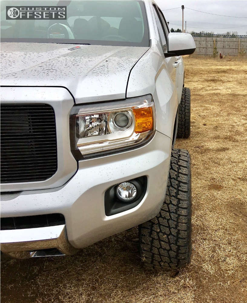 2016 GMC Canyon with 20x10 -24 Moto Metal Mo970 and 305/50R20 Nitto ...