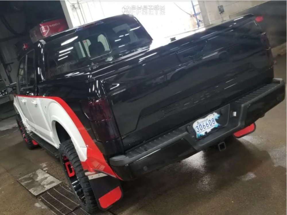 2019 Ford F-150 with 22x10 -24 XF Offroad Xf-211 and 33/12.5R22 Haida ...