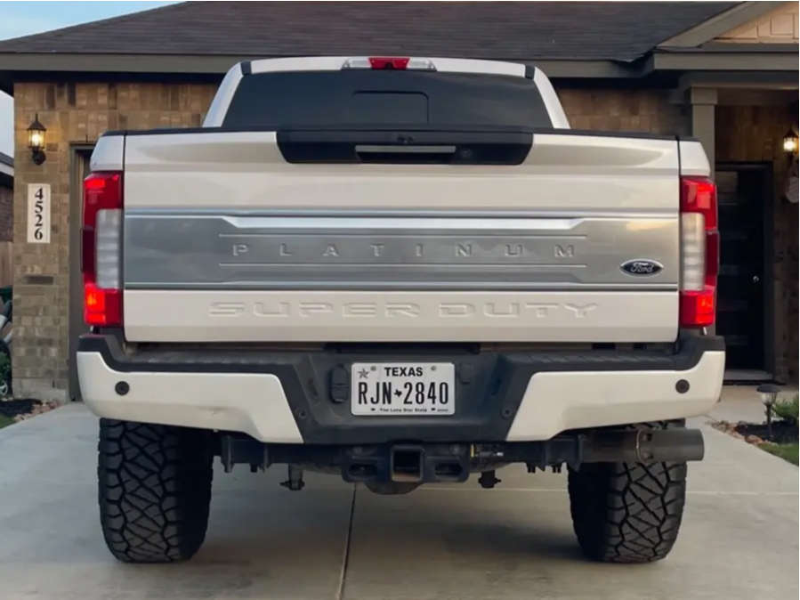 2017 Ford F-350 Super Duty with 18x9 18 Method Mr305 and 35/12.5R18 Nitto Ridge Grappler and ...
