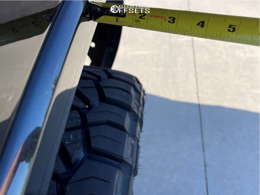 2015 Ford F-150 with 22x10 -25 Hostile Typhoon and 35/12.5R22 Nitto ...