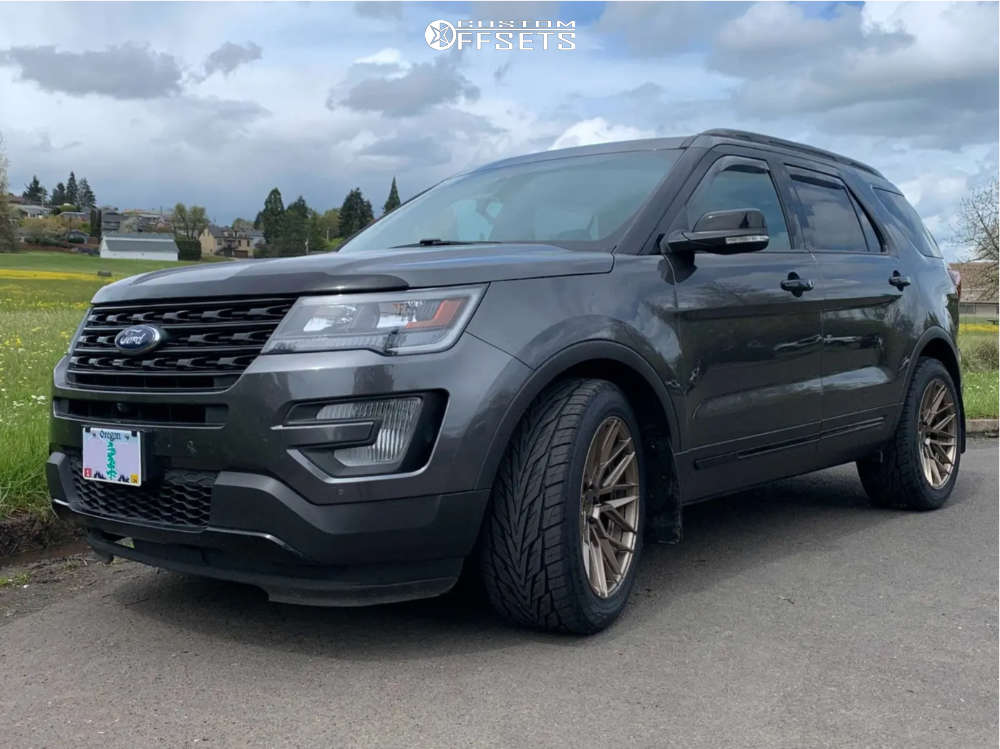 2016 Ford Explorer with 20x10.5 40 Niche Gamma and 295/45R20 Toyo Tires ...