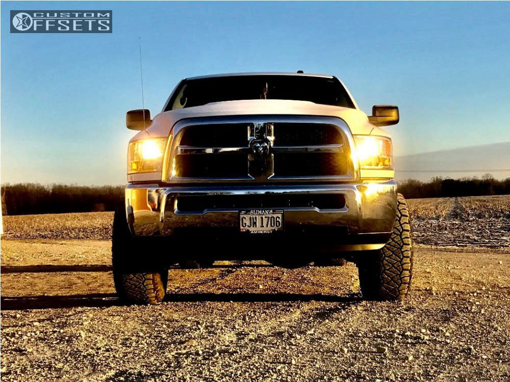2015 Ram 2500 with 20x12 -44 Helo He901 and 35/12.5R20 Nitto Ridge ...