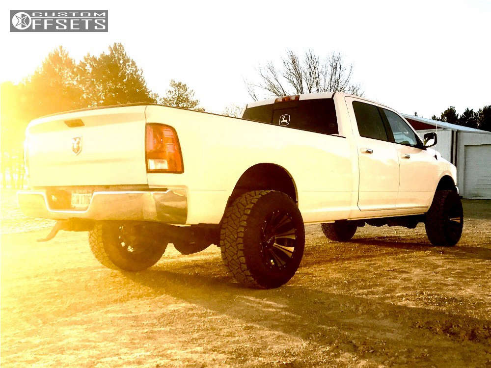 2015 Ram 2500 with 20x12 -44 Helo He901 and 35/12.5R20 Nitto Ridge ...