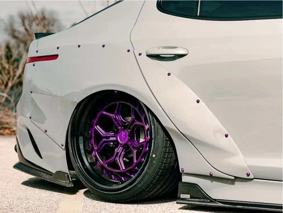 2019 Kia Stinger with 19x10.5 0 Esr Forged Classic LP2-R and 245/35R19 ...