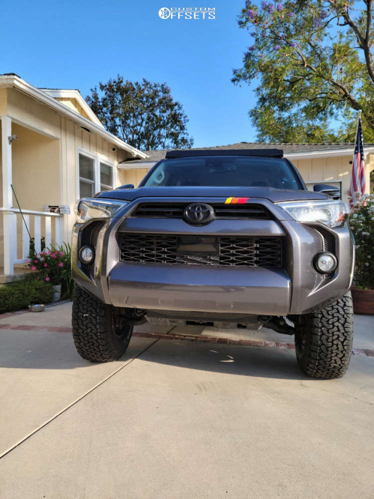 2020 Toyota 4Runner with 17x8.5 0 Icon Alloys Rebound and 285/70R17 ...