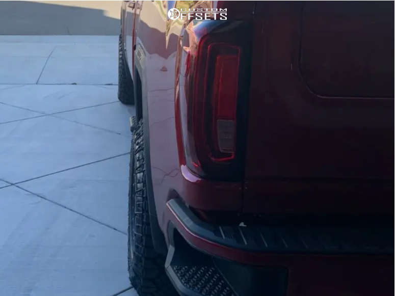 2022 GMC Sierra 2500 HD with 18x9 18 Method Mr305 and 275/70R18 ...