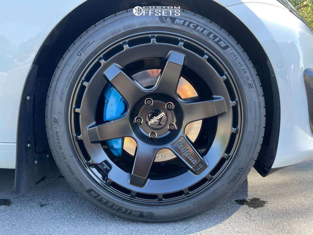 2021 Tesla 3 with 19x8.5 40 Rotiform Kb1 and 245/40R19 Michelin Pilot ...