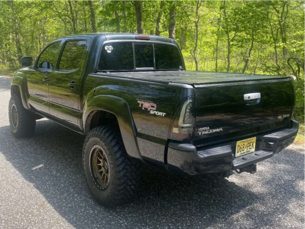 2009 Toyota Tacoma with 17x9 -12 Falcon Off-Road T7 and 33/12.5R17 ...