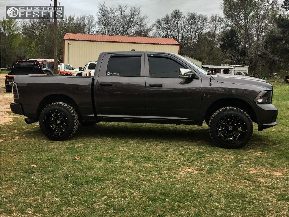 2014 Ram 1500 with 20x14 -76 XD XD825 and 33/12.5R20 Comforser CF3000 ...