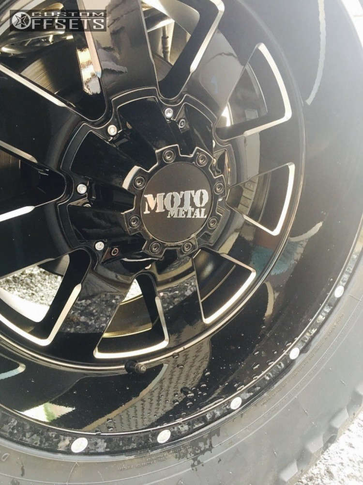2015 Jeep Wrangler with 18x10 -24 Moto Metal MO962 and 37/13.5R18 Toyo ...