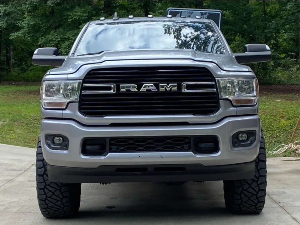2019 Ram 2500 with 18x9 18 Method Mesh and 37/13.5R18 Nitto Ridge ...