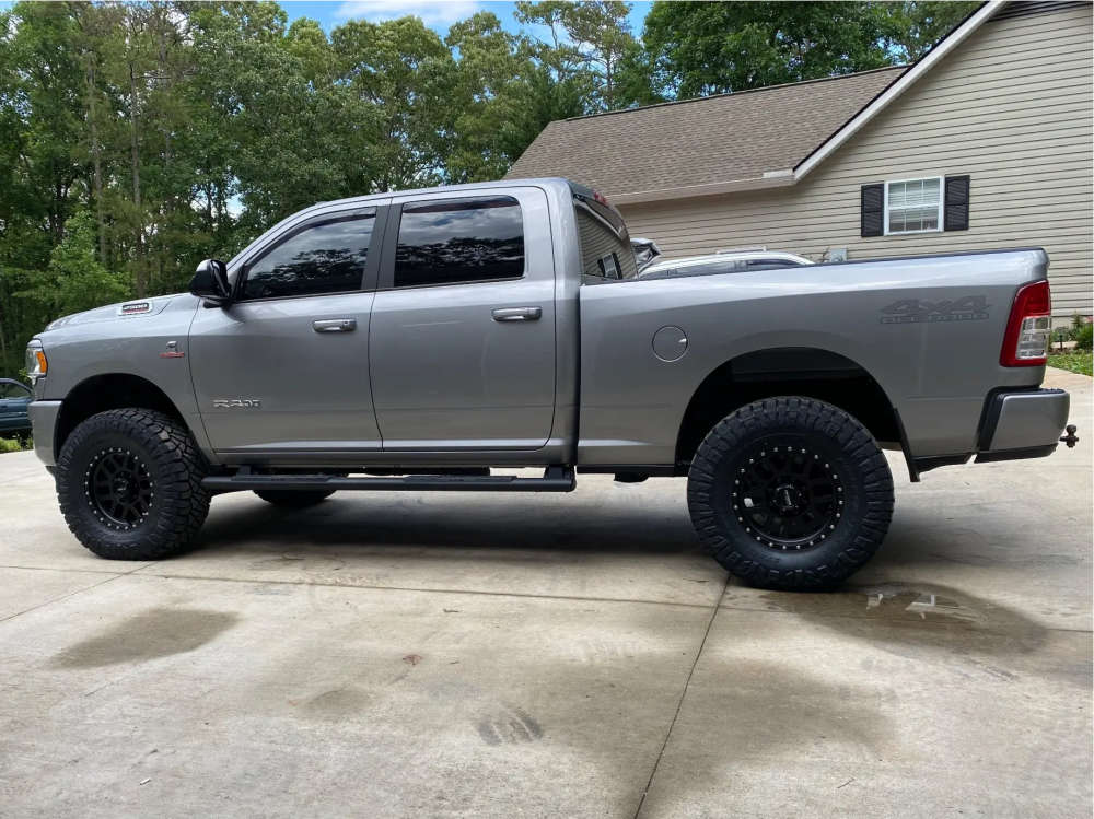 2019 Ram 2500 with 18x9 18 Method Mesh and 37/13.5R18 Nitto Ridge ...