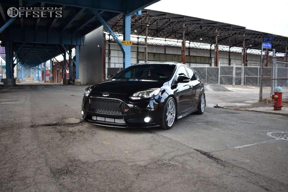 2014 Ford Focus with 18x8 45 Advanti Racing Hybris and 235/40R18 ...
