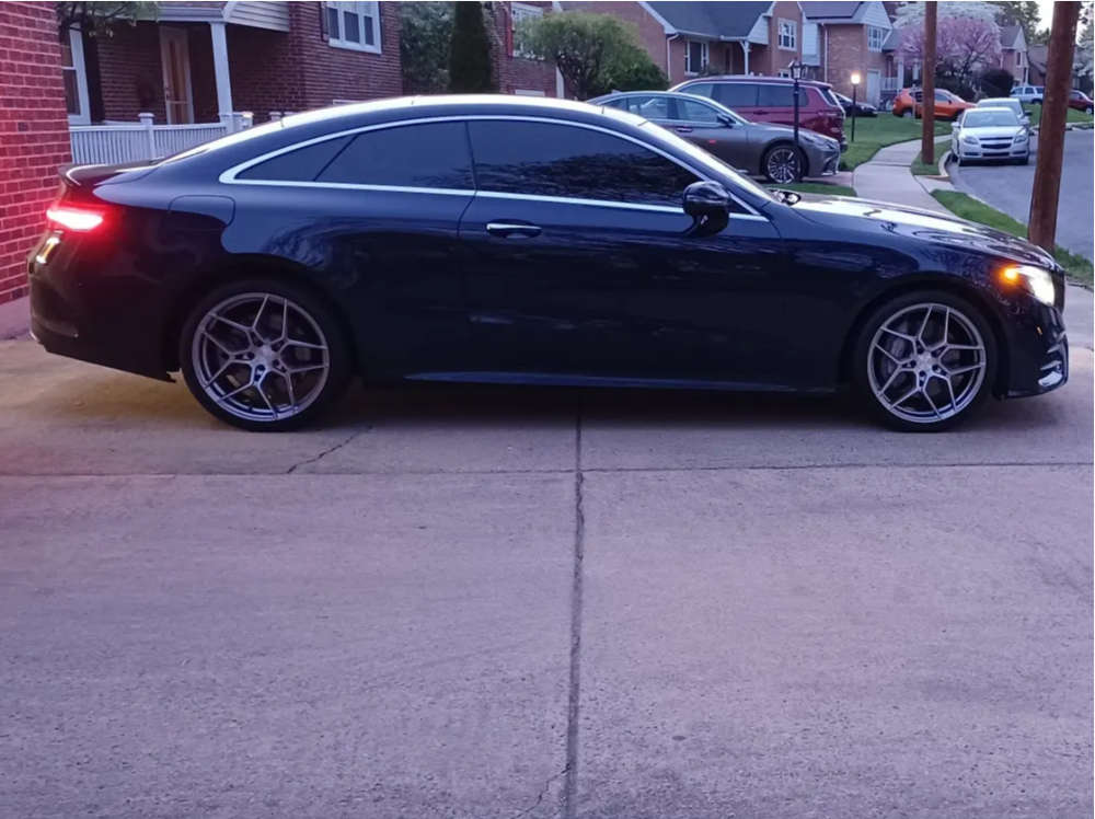 2018 Mercedes-Benz E400 with 20x9 35 Rohana Rfx11 and 255/35R20 ...