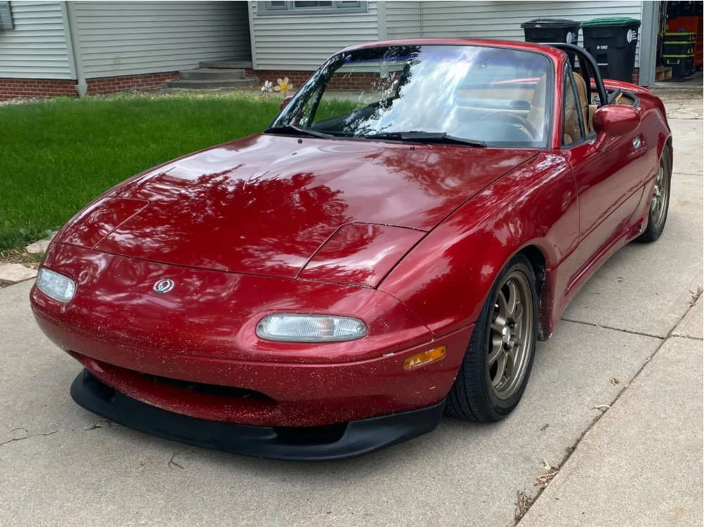 1996 Mazda Miata with 15x6.5 40 Konig Helium and 195/50R15 Hankook ...