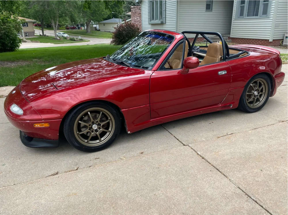 1996 Mazda Miata with 15x6.5 40 Konig Helium and 195/50R15 Hankook ...