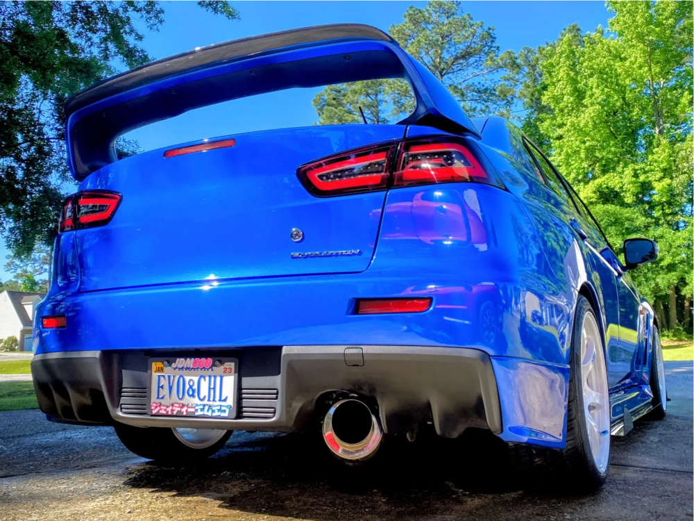 2015 Mitsubishi Lancer with 18x9.5 22 Gram Lights 57dr and 255/35R18 ...