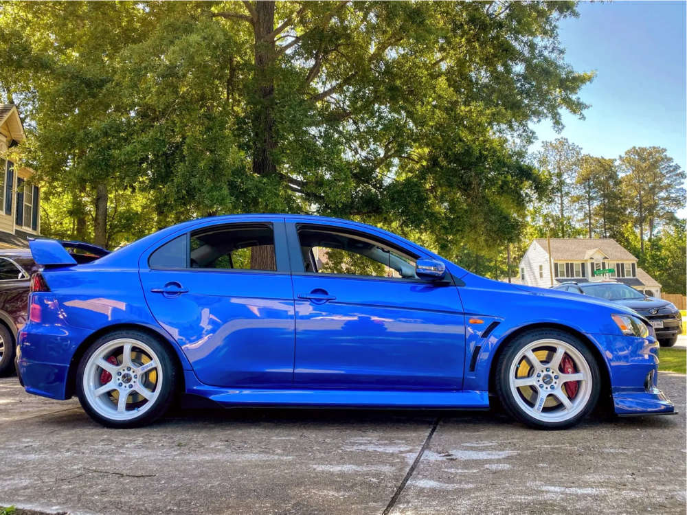 2015 Mitsubishi Lancer with 18x9.5 22 Gram Lights 57dr and 255/35R18 ...