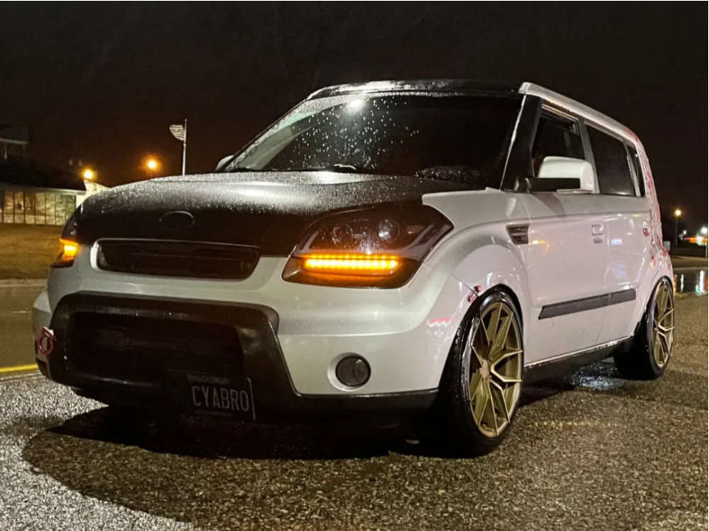 2010 Kia Soul with 18x8.5 35 XXR 559 and 225/40R18 Riken Raptor and ...